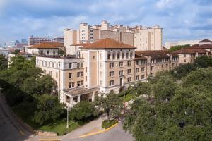 Roberts Hall | University Housing and Dining